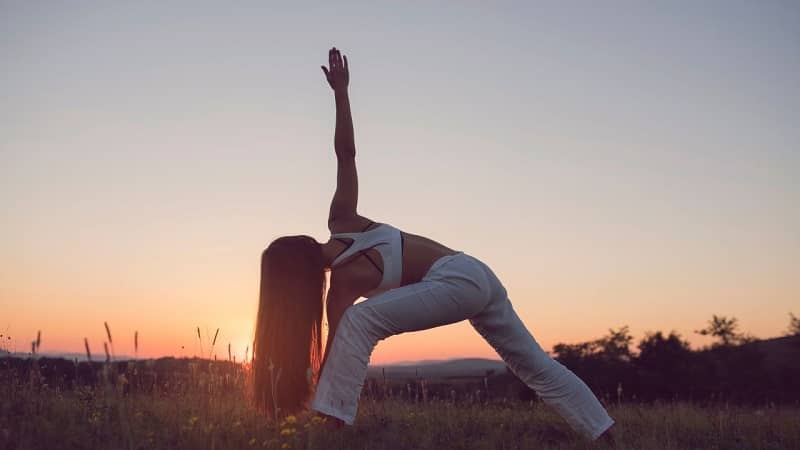 5 Incredible Benefits of Power Yoga: Does It Help Lose Weight?